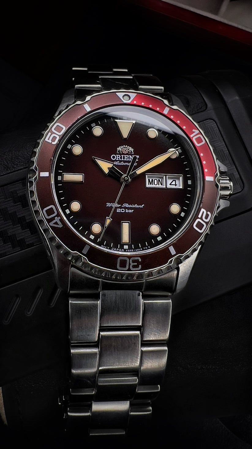 Orient Kamasu Red dial new version (Preowned) 40mm – Watch Club Pakistan